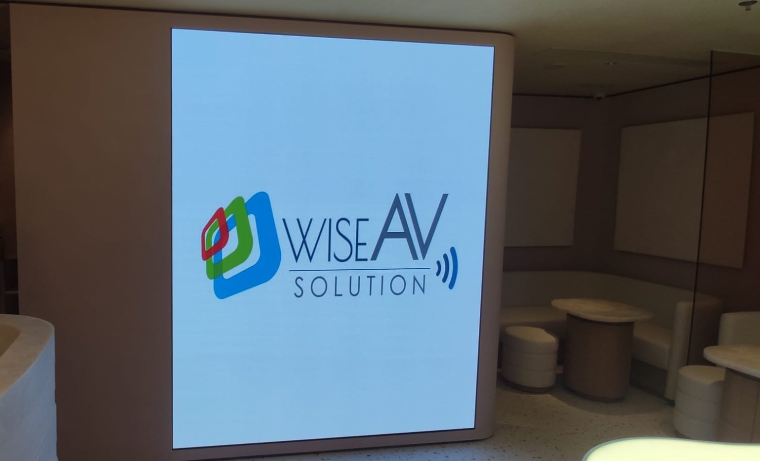 為客戶安裝 P1.53 LED 屏幕牆 - WISE AV Solution